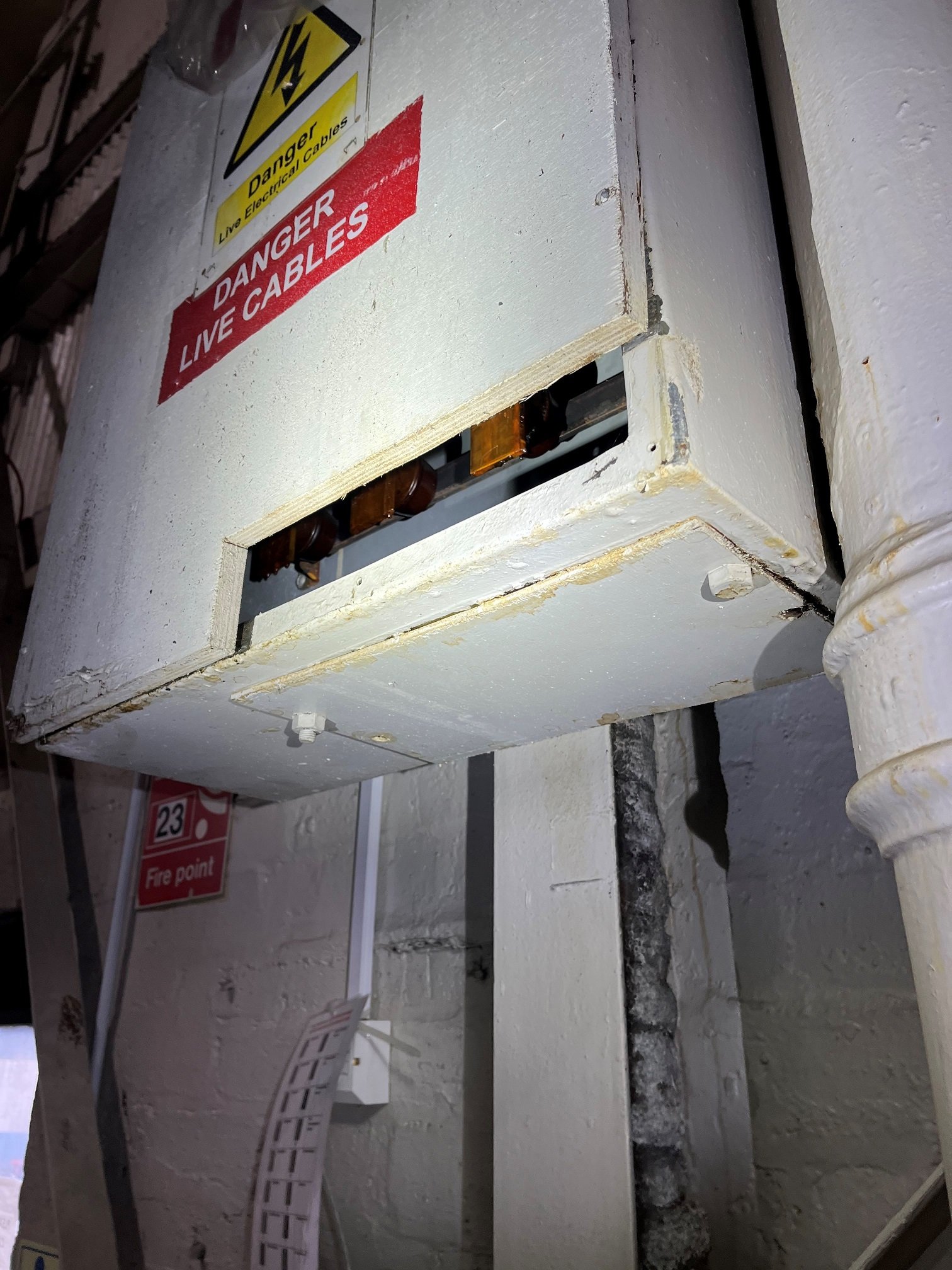 💥Fridays Find - The Dangers of Exposed Live Busbars💥 - Guardian ...