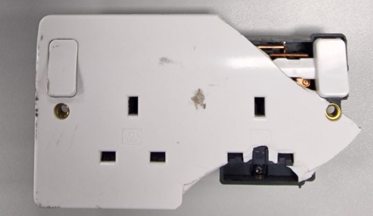 🔌 Fridays Find – The Dangers of Damaged Plug Sockets 🔌 - Guardian ...